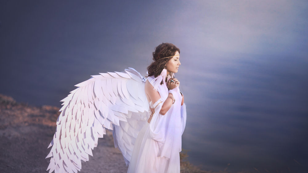 L’angelo Hekamiah: simbolo di fedeltà e amicizia